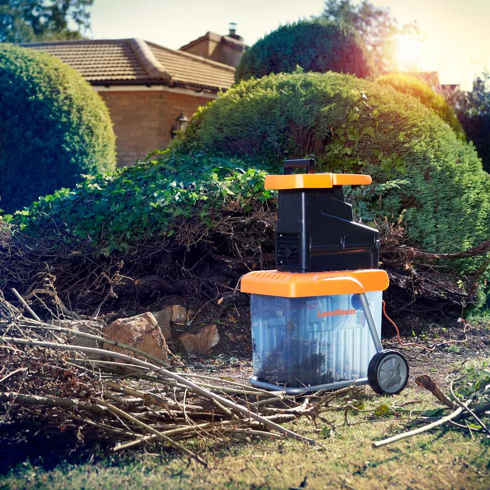 LawnMaster 2800W Quiet Garden Shredder with Drum Mechanism – Cleva UK