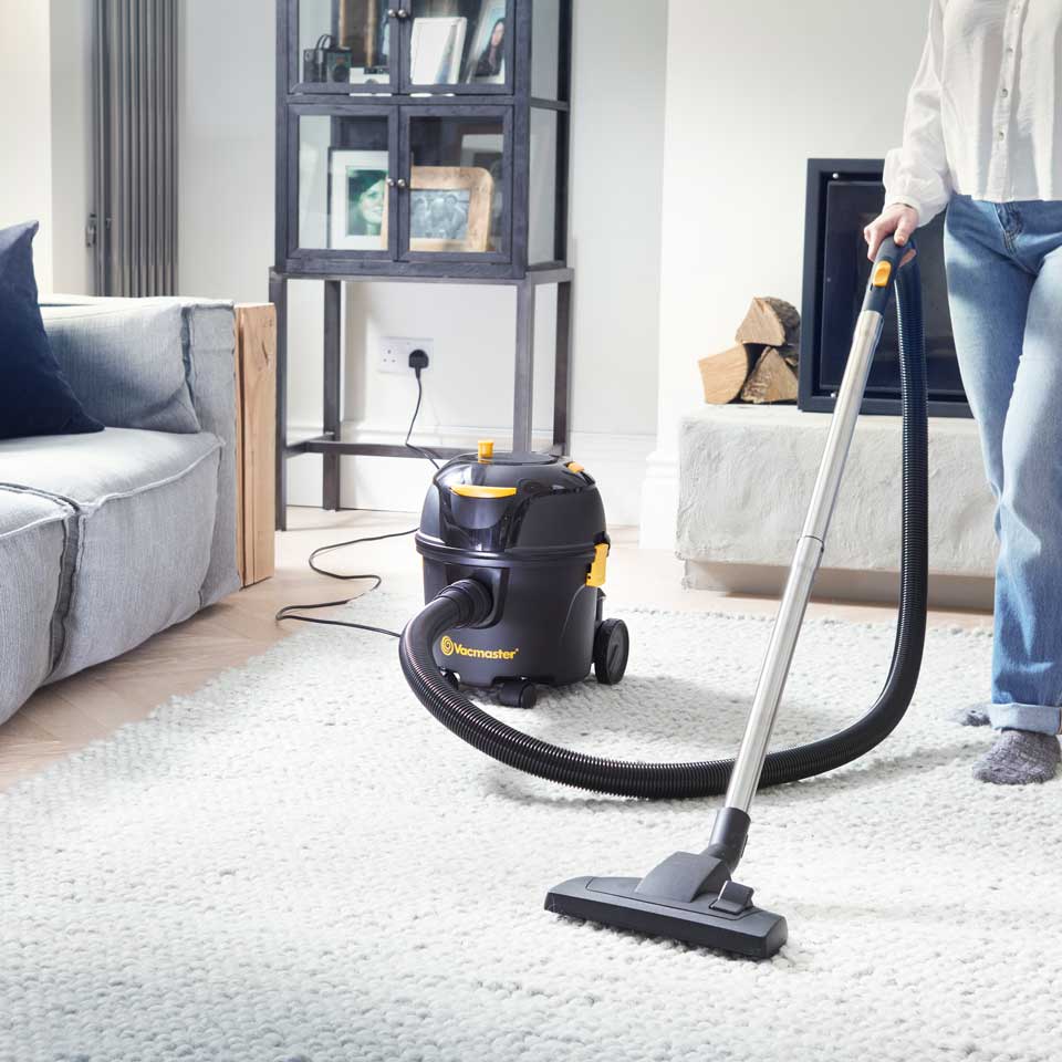 Vacmaster D8 Cylinder Vacuum Cleaner | With 5 Dust Bags – Cleva UK