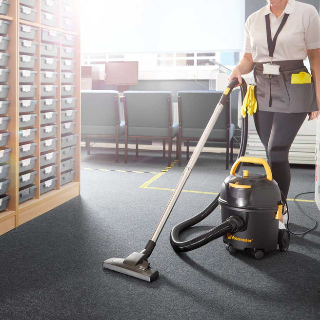 Vacmaster D8 Cylinder Vacuum Cleaner | With 5 Dust Bags – Cleva UK